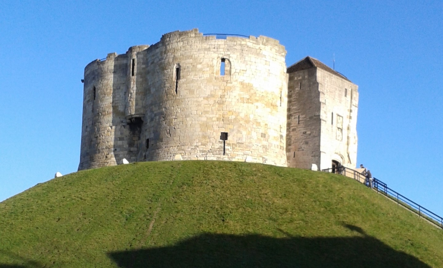 The Development of Castles in Britain (Part 1) – Just History Posts