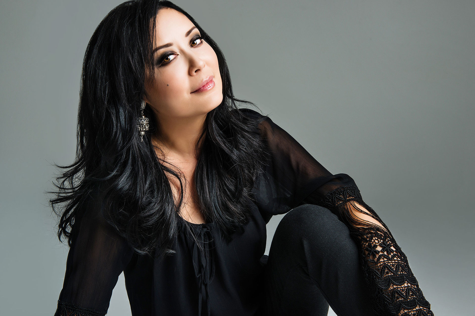 An Interview With: Tosca Lee – Historical and Thriller Writer – Just ...