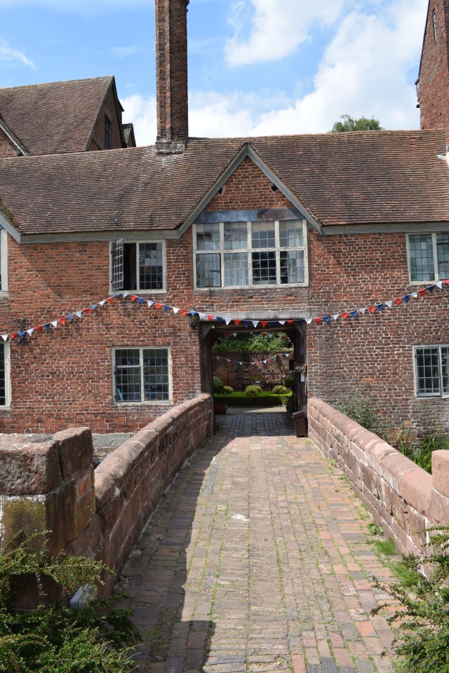 Historic Houses: Harvington Hall, House of Secrets – Just History Posts