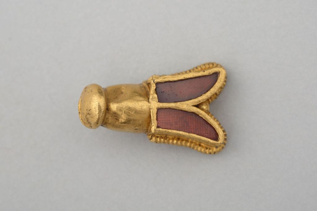 Historical Objects: The Bees of Childeric I – Just History Posts